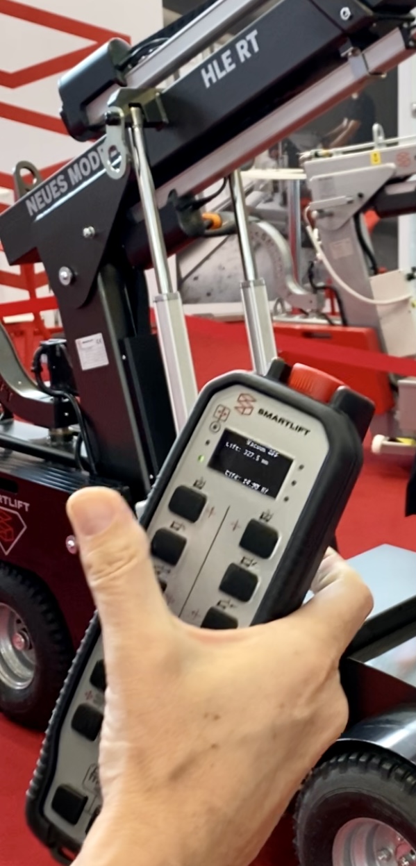 How Does The Smartlift SL 609 Outdoor Glazing Robot Compare To The SL ...