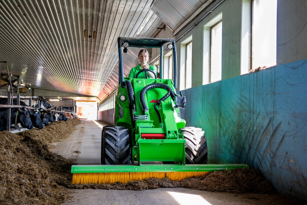 The Multi-Functional Compact Loader That's Perfect For Farming ...