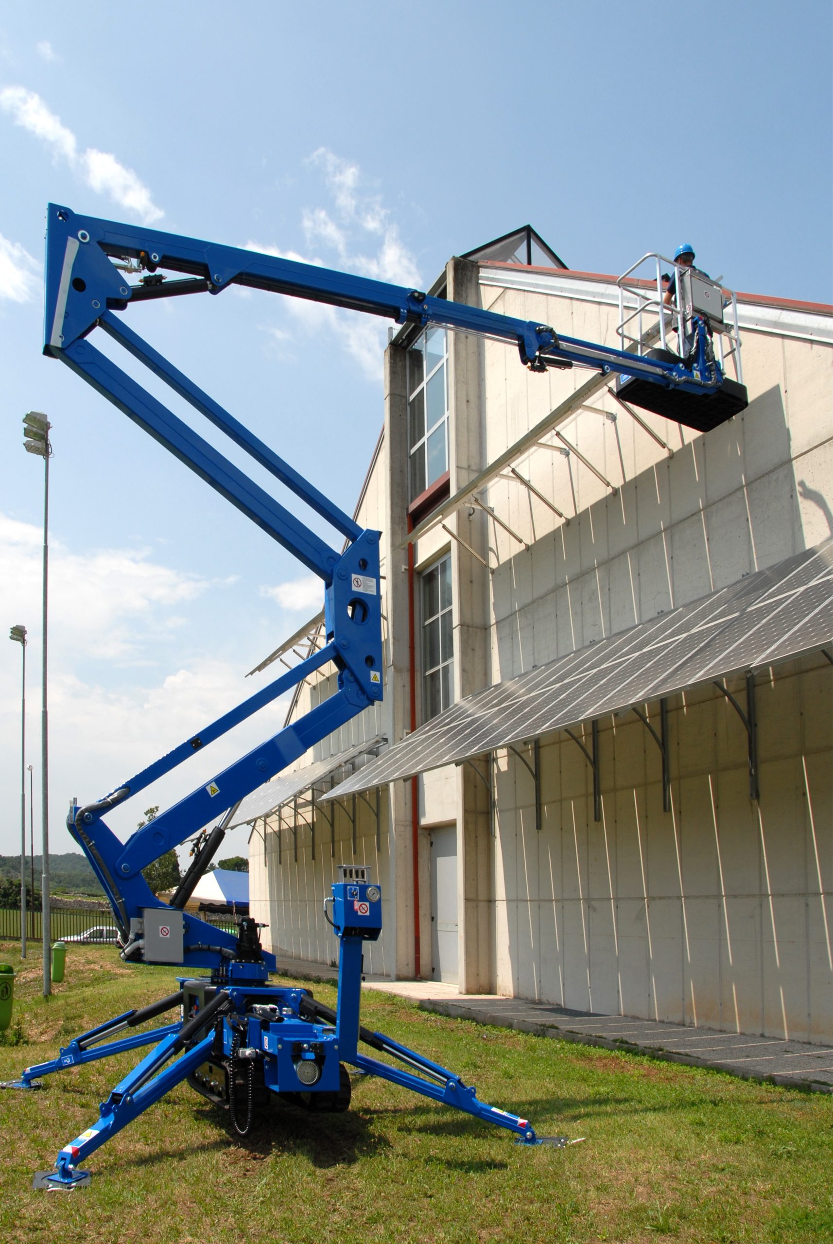 The Advantages of Tracked Spider Access Platforms - A Closer Look at ...