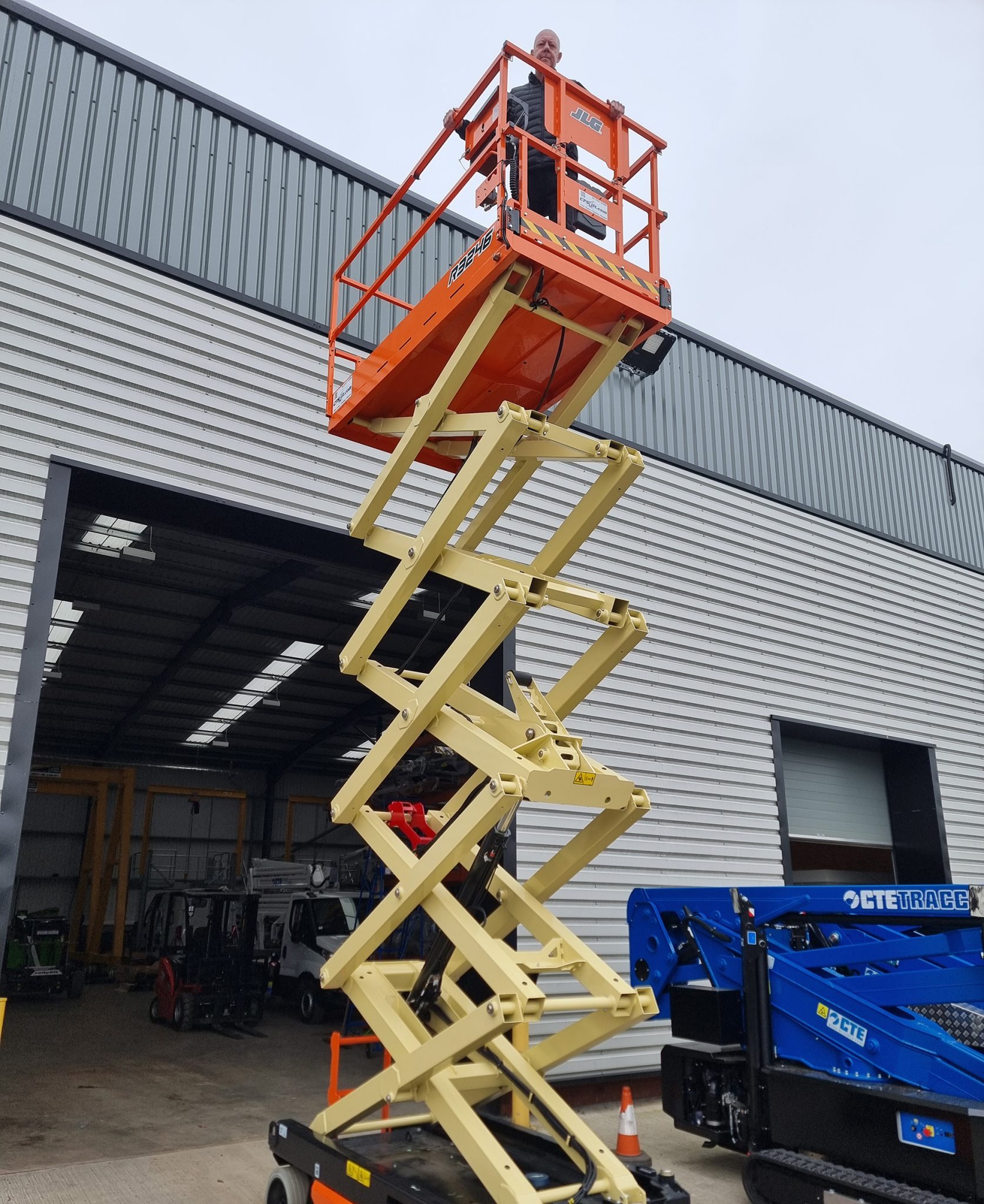 How Much Weight Can a Scissor Lift Hold? - Central Platform Services Ltd