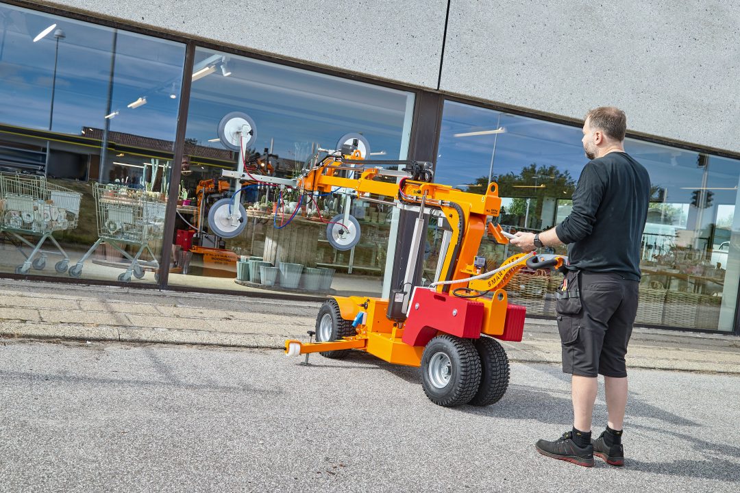 How Does The Smartlift SL 609 Outdoor Glazing Robot Compare To The SL ...